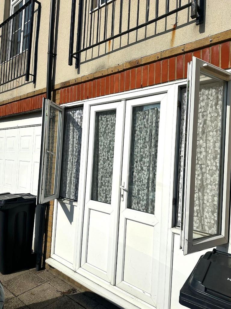 Blackthorn Road, Ilford IG1 1 bed terraced house to rent - £900 pcm (£208 pw)