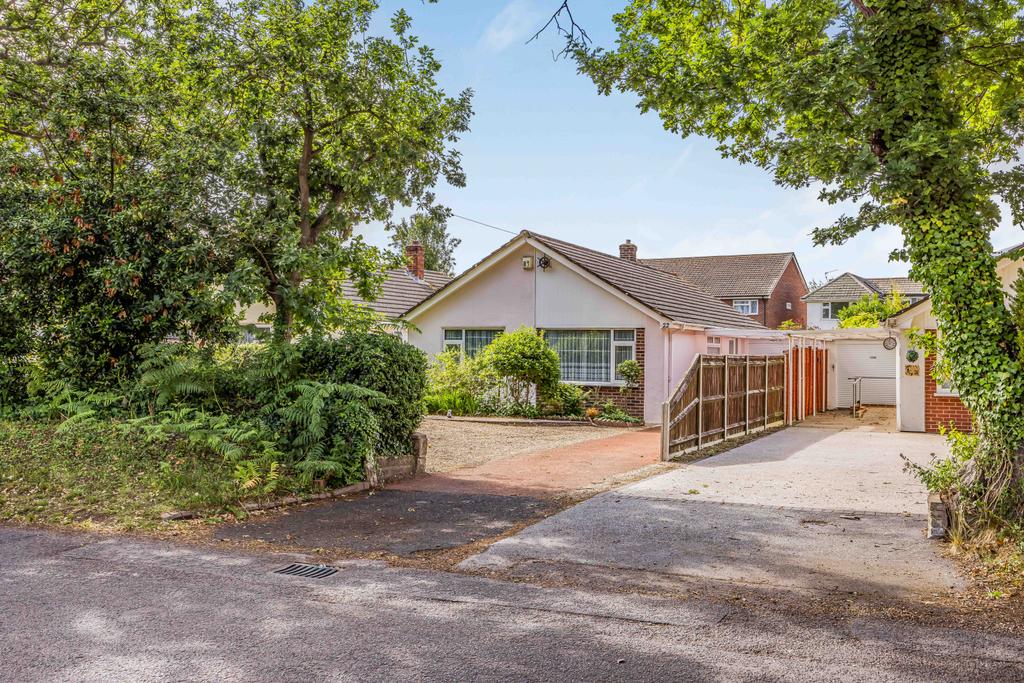 Mengham 3 bed bungalow - £400,000