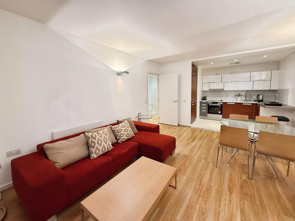 Lumiere Building, 38 City Road East... 2 bed flat - £1,300 pcm (£300 pw)