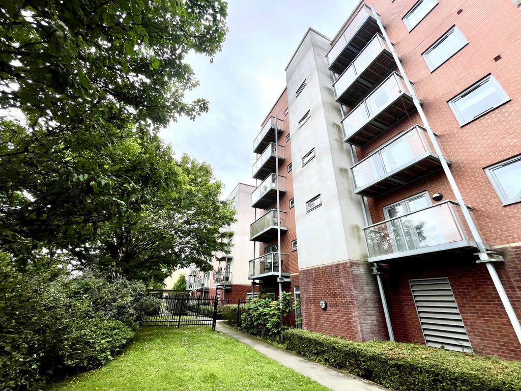 Spinner House, Elmira Way, Salford... 1 bed apartment for sale - £130,000