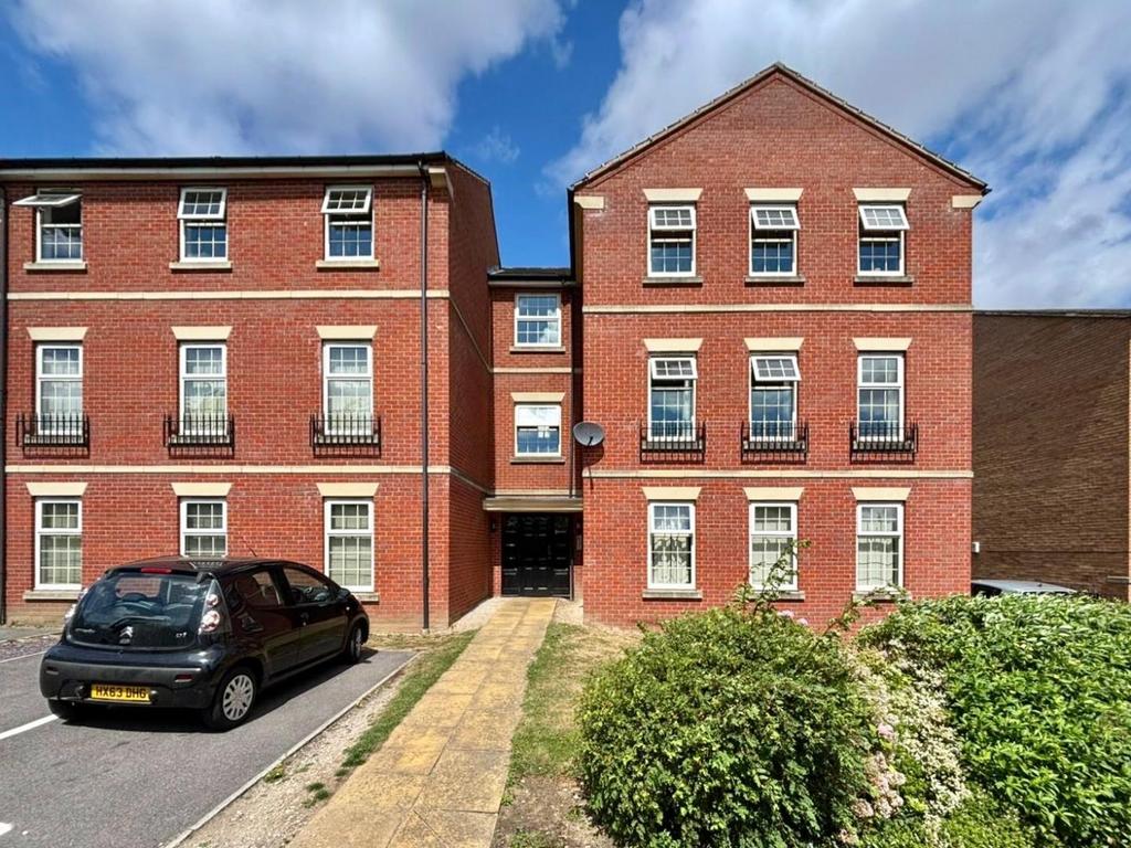 Ashram Court, Barnsley 2 bed apartment for sale - £105,000