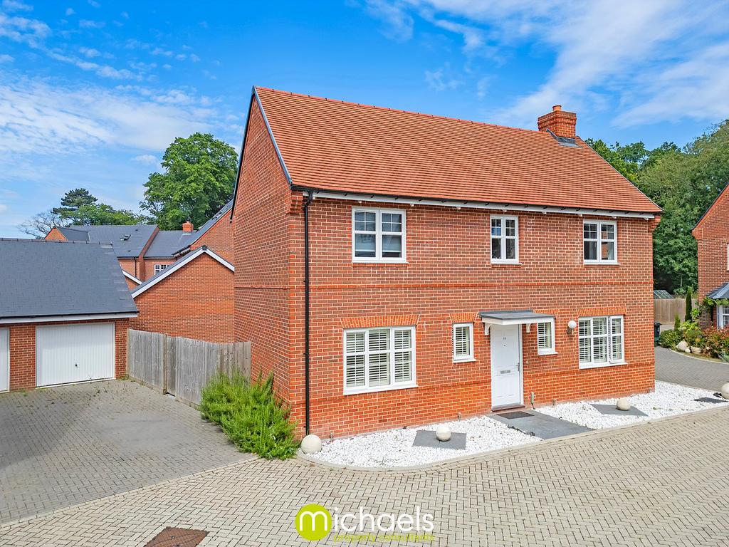 St Michaels Close, Colchester, CO4 4 bed detached house - £500,000