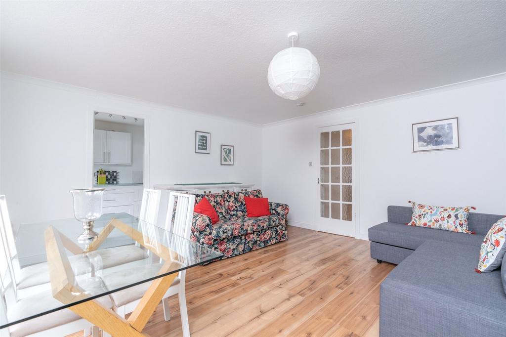 Springwell Place, Edinburgh, EH11 2 bed flat - £1,430 pcm (£330 pw)