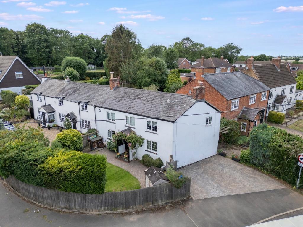 Daventry Road, Kilsby, CV23 8XF 4 bed semi-detached house - £390,000