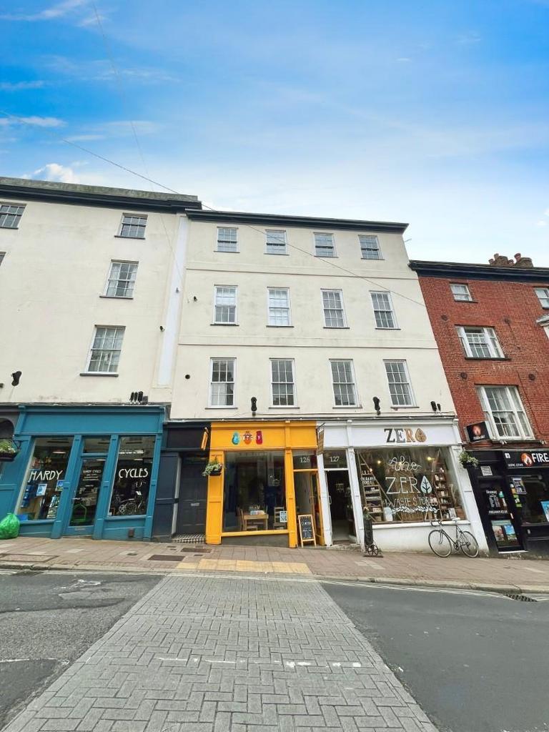 Fore Street, Exeter, EX4 3JQ 2 bed flat - £1,100 pcm (£254 pw)