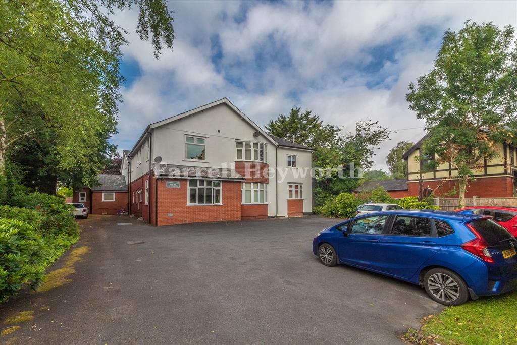 Cop Lane, Preston PR1 2 bed flat - £140,000