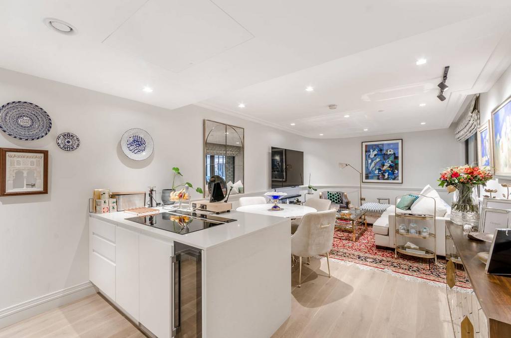 Crisp Road, Hammersmith, London, W6 1 bed flat for sale - £850,000