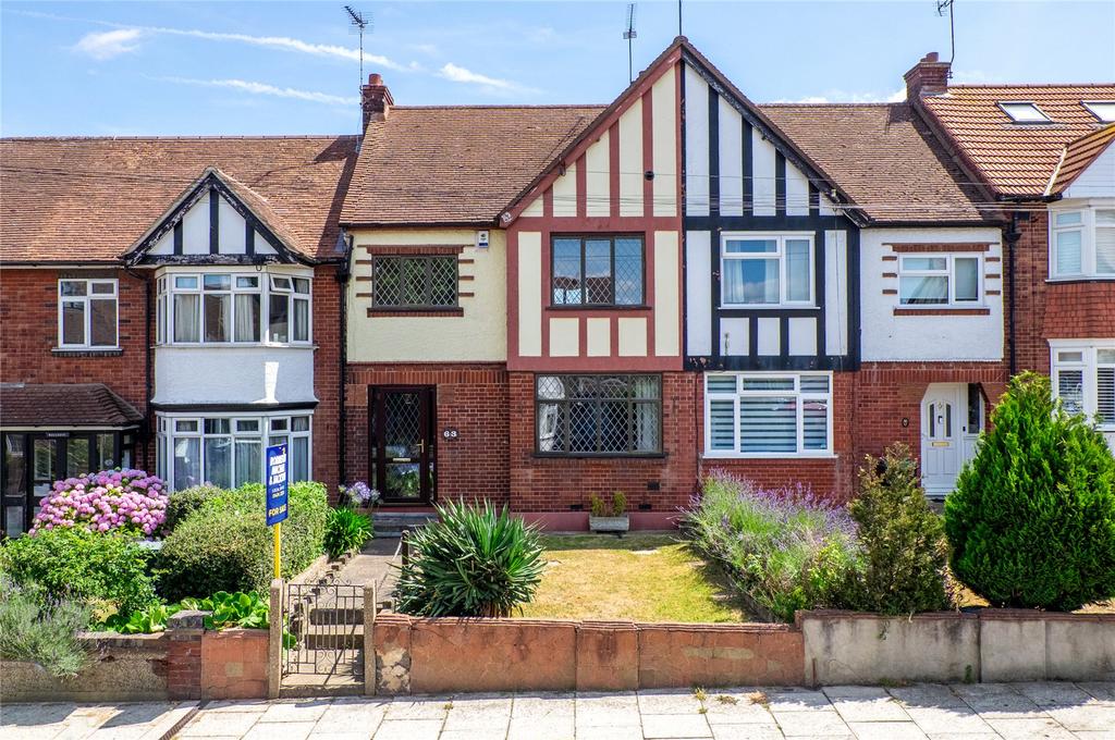 Central Avenue, Gravesend, Kent, DA12 3 bed terraced house for sale - £ ...
