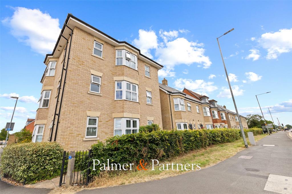 Lancaster Approach, Colchester... 2 bed apartment for sale - £190,000