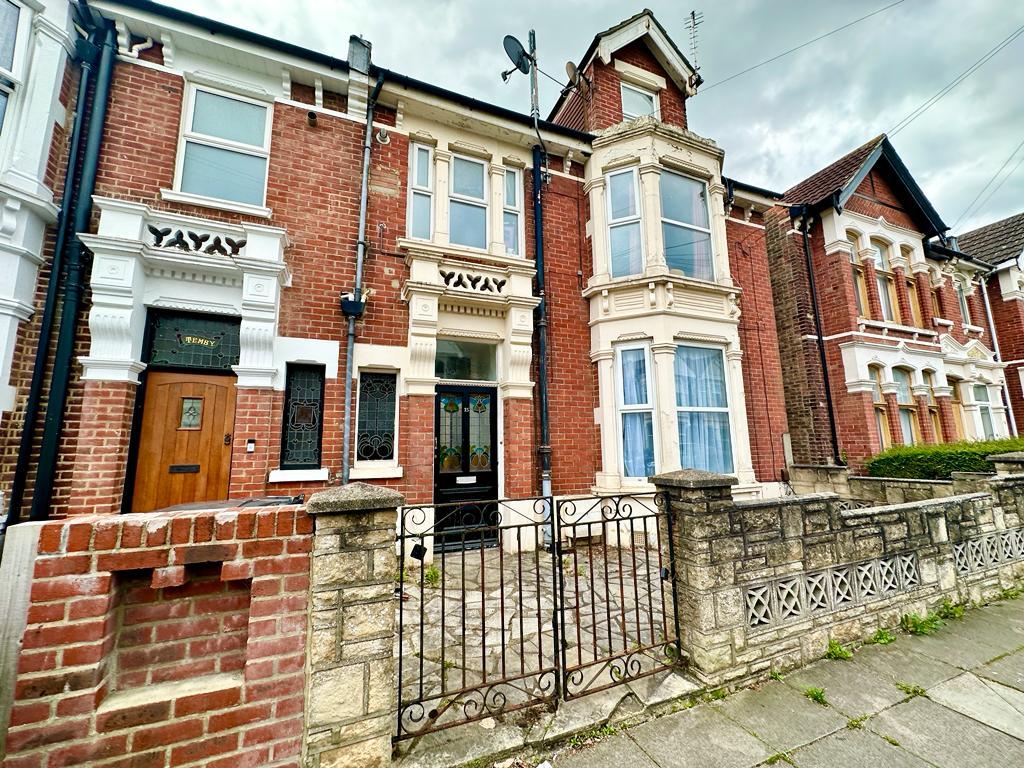 Wadham Road, Portsmouth PO2 2 bed ground floor flat - £1,045 pcm (£241 pw)