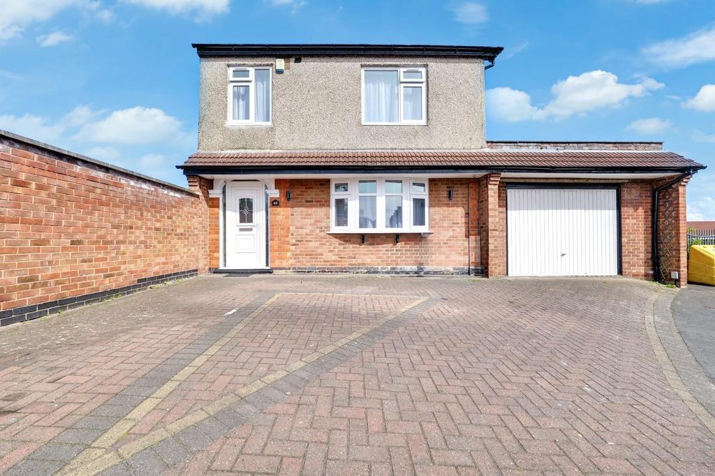 Briton Road, Coventry CV2 3 bed detached house - £275,000