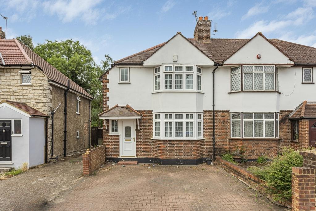 Hounslow Road, Hanworth, Feltham, TW13 3 bed semi-detached house for ...