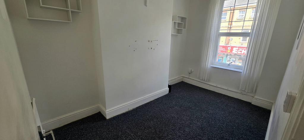 Tudor Street, Cardiff CF11 1 bed apartment - £850 pcm (£196 pw)