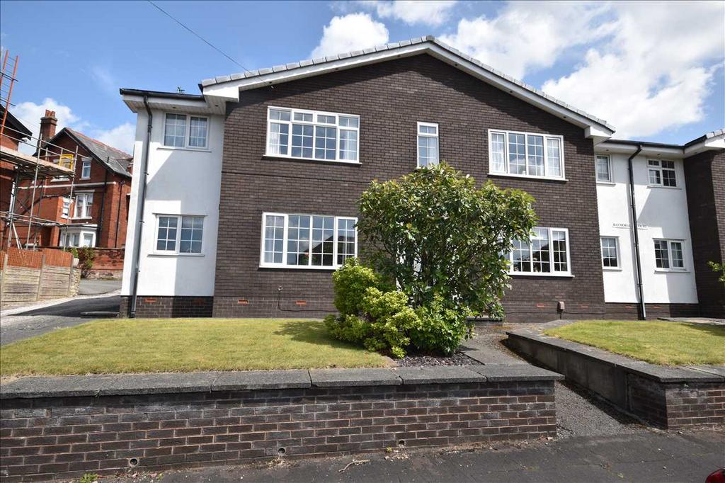 Balmoral Court, Balmoral Road, Chorley 2 bed apartment to rent - £800 ...