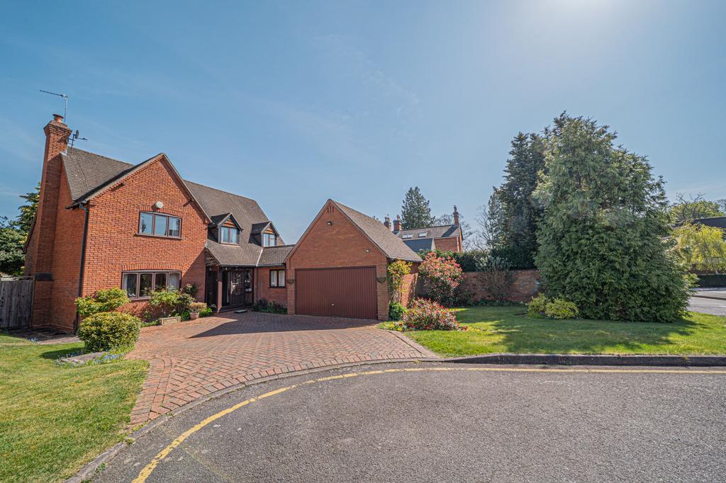 Templeton Close, Dorridge, B93 4 bed detached house - £900,000
