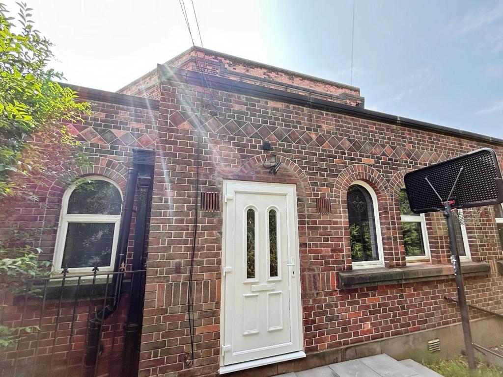 Corbar Road, Stockport, Greater... 1 bed flat - £950 pcm (£219 pw)