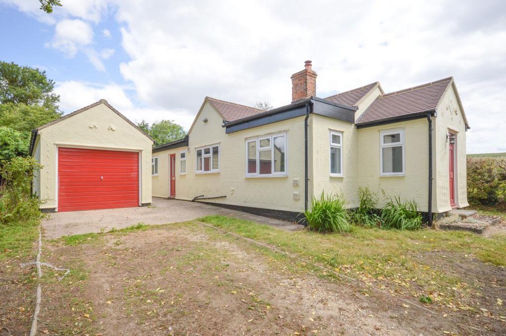 Broxted, Dunmow 2 bed bungalow to rent - £1,400 pcm (£323 pw)