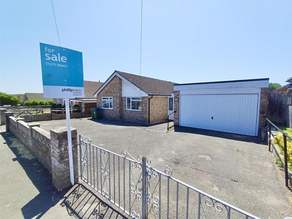 Southview Road, Peacehaven 3 bed detached bungalow - £375,000