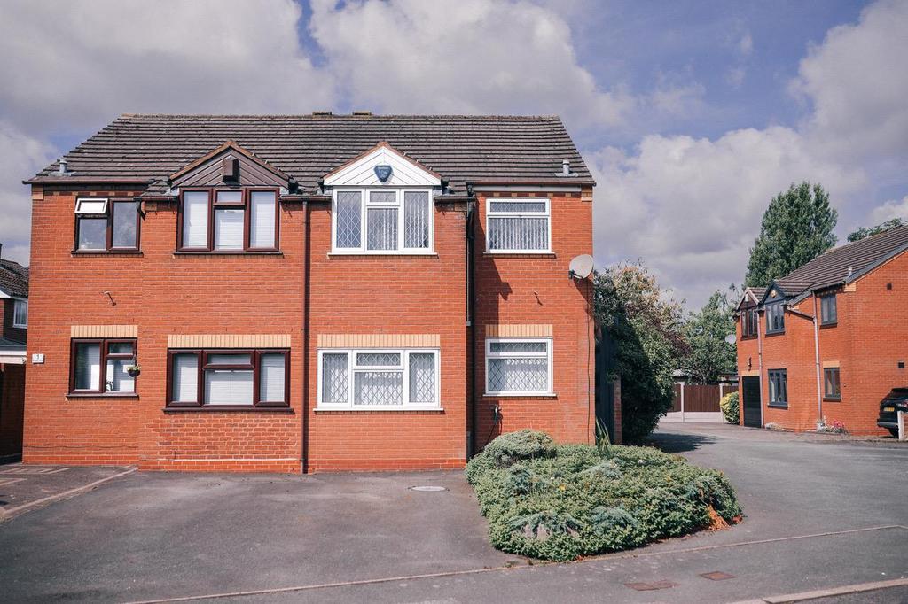 Bridge Way, Walsall WS8 3 bed semi-detached house - £200,000