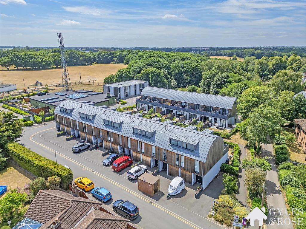 Secret Bunker, Mistley 3 bed semi-detached house for sale - £290,000