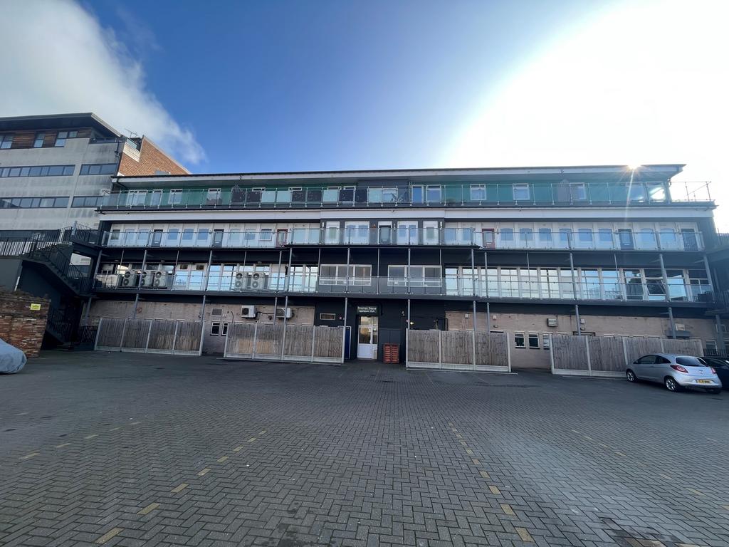 Reunion House, Town Centre Location 2 bed apartment to rent - £950 pcm ...