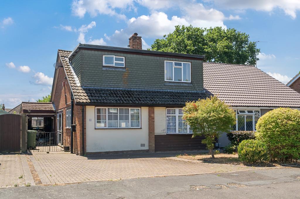 Hazel Road, Mytchett, GU16 4 bed semi-detached house - £460,000