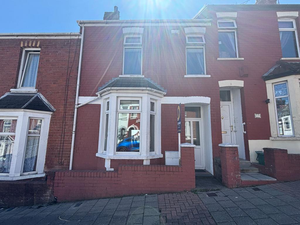 Trinity Street, Barry, CF62 2 bed terraced house - £220,000