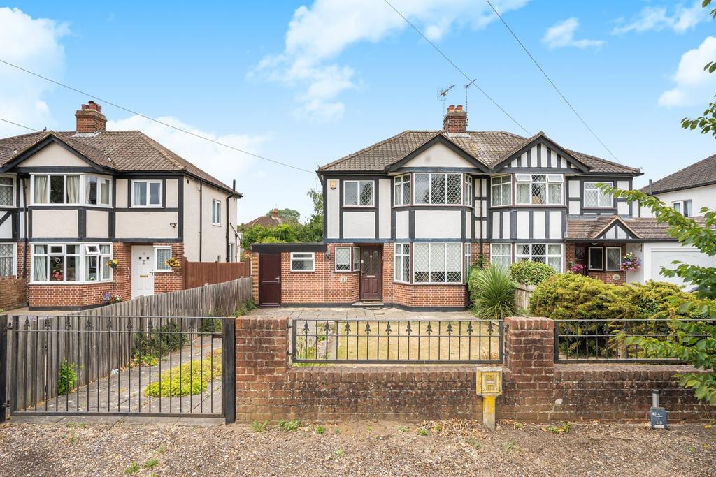 Worple Road, Staines-upon-Thames, TW18 3 bed semi-detached house for ...