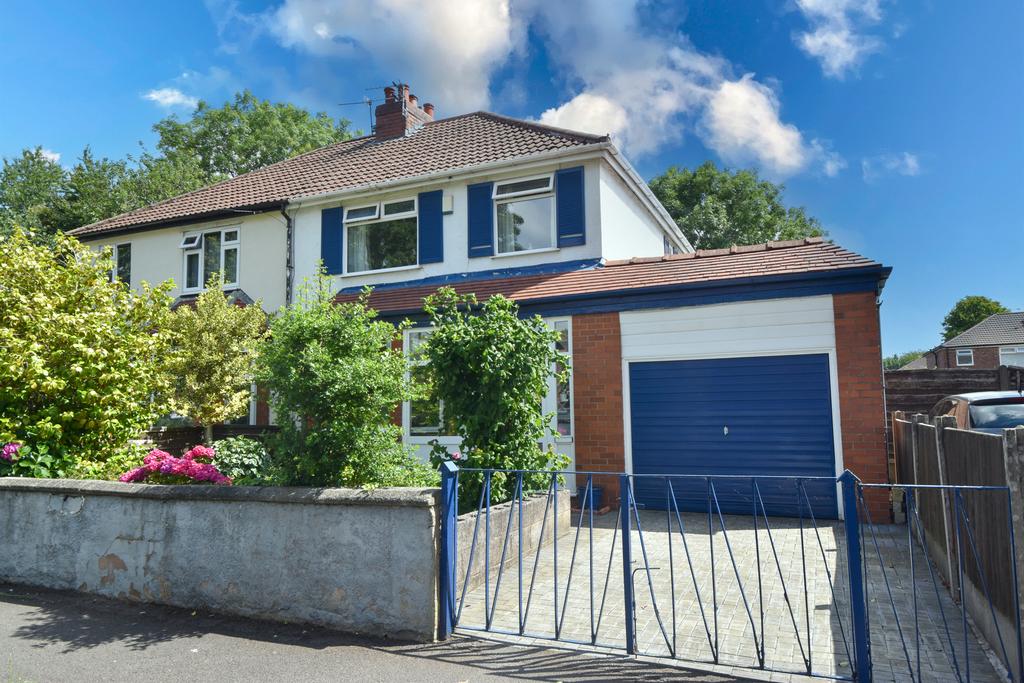 Sevenoaks Avenue, Urmston, M41 3 bed semi-detached house for sale - £375,000