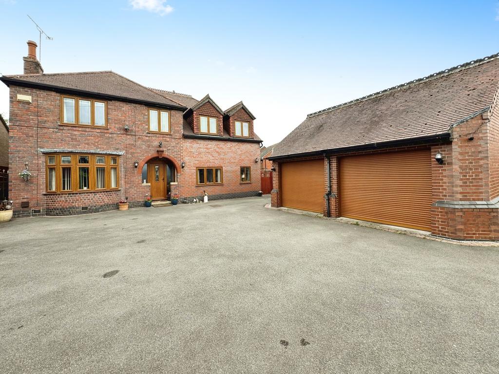 Burton Road, Castle Gresley... 5 bed detached house for sale - £575,000