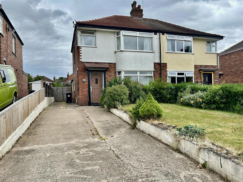 Dodington, Whitchurch. 3 bed semi-detached house - £199,995