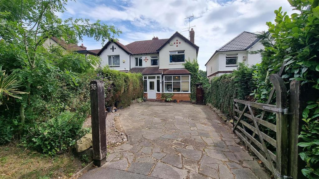 Crabmill Lane, Headley Heath 2 bed semi-detached house - £275,000