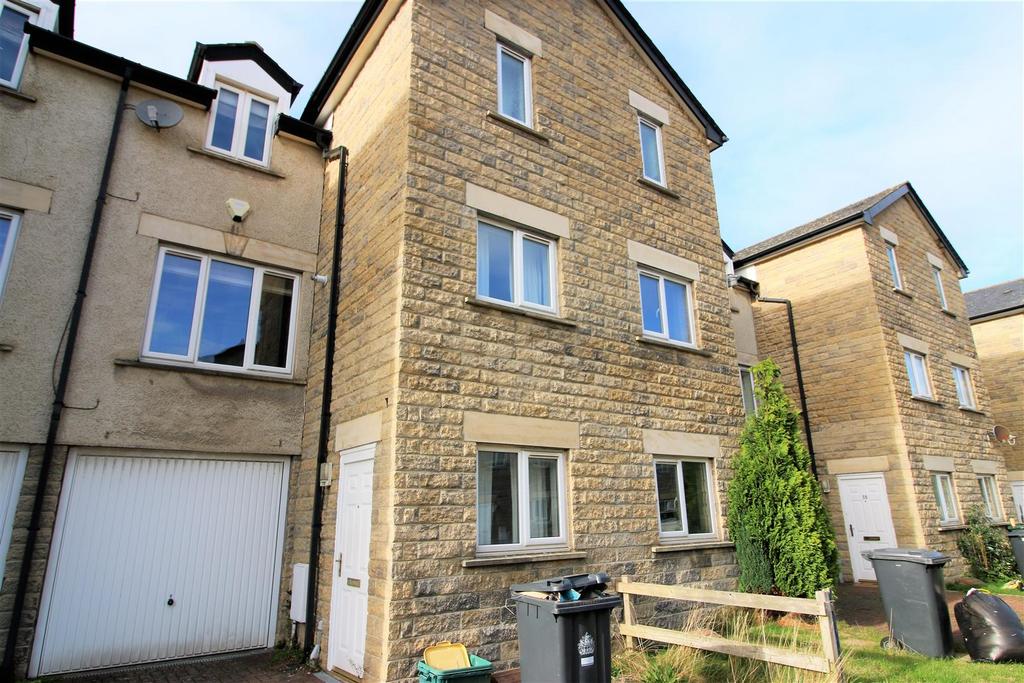 Allandale Gardens, Lancaster LA1 3 bed private hall to rent - £585 pcm ...