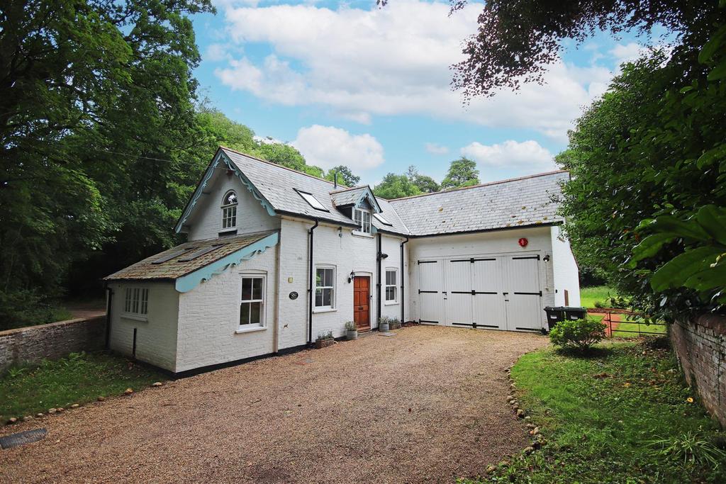 Rodlease Lane, Boldre, Lymington 3 bed detached house to rent - £2,800 ...