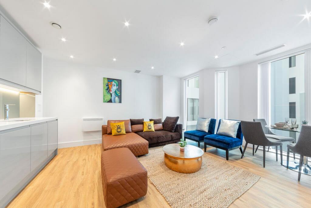 Westgate House, West Gate, London W5 2 bed property for sale - £460,000