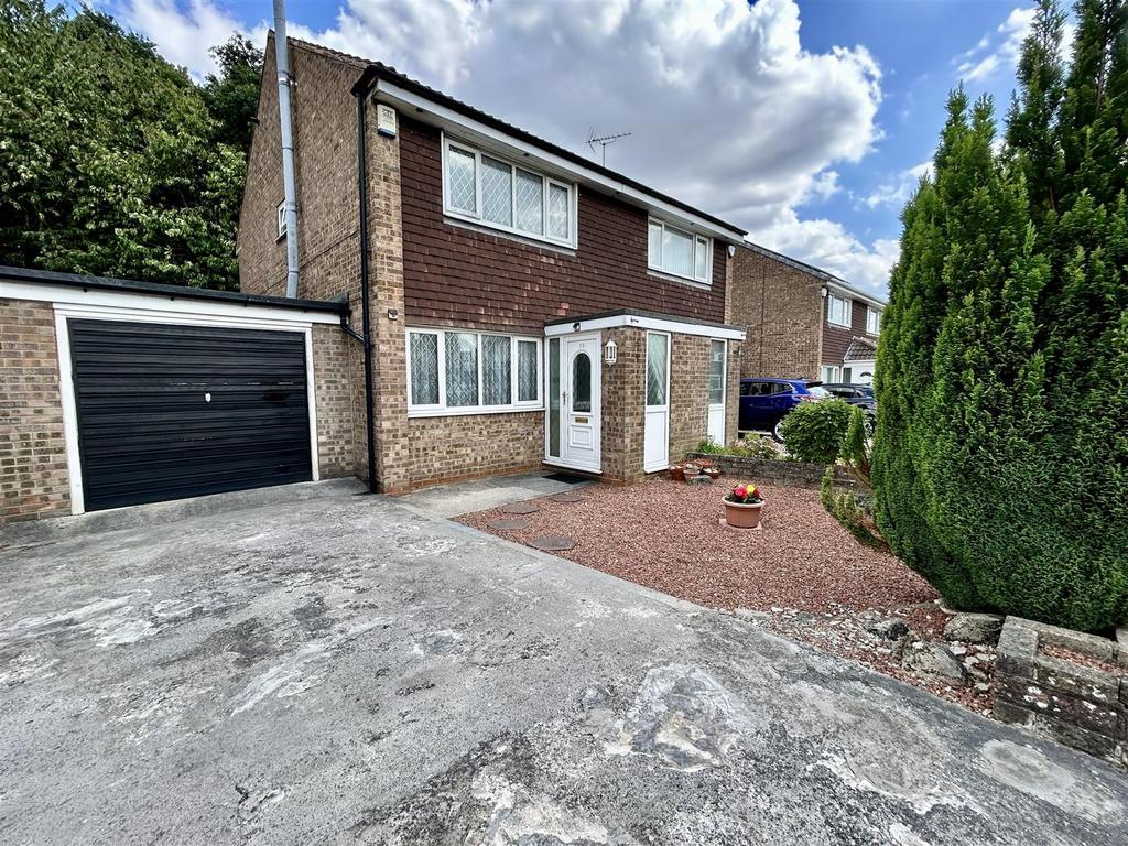 Athlone Rise, Garforth, Leeds 2 bed semi-detached house - £215,000