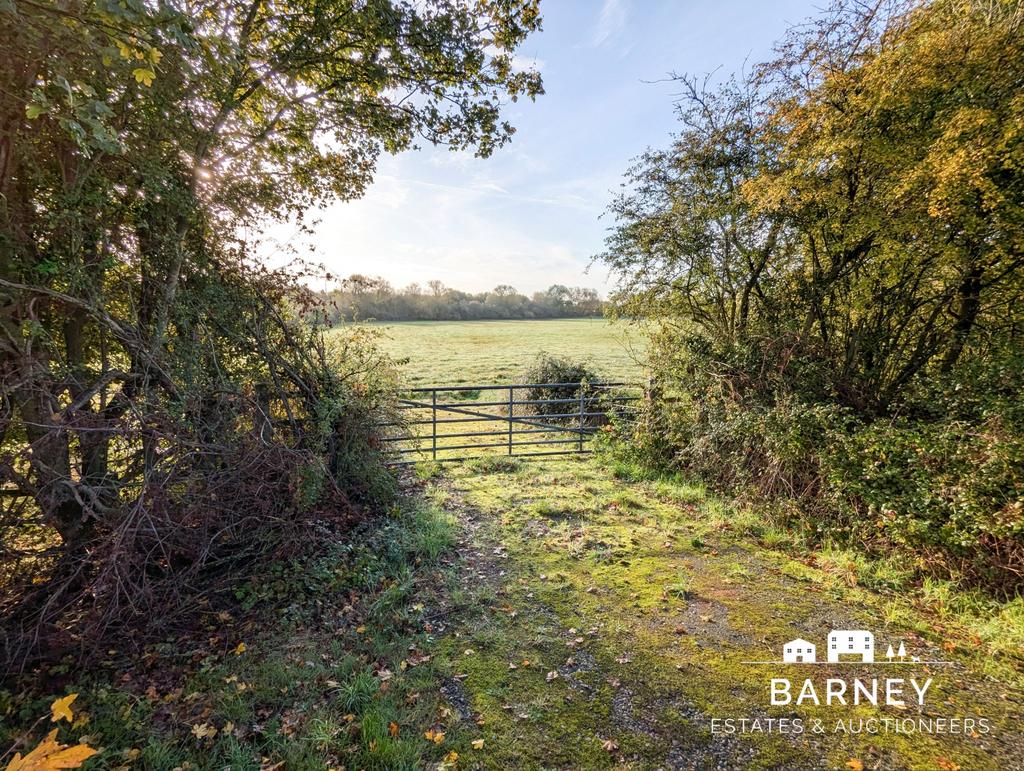 Third Bridge, Kidlington, OX5 Land - £25,000