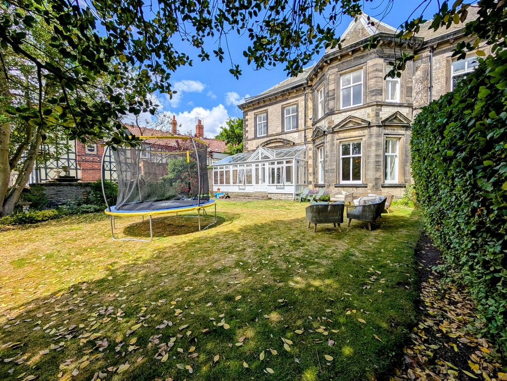 Front Street, Whitburn, SR6 4 bed end of terrace house for sale - £950,000