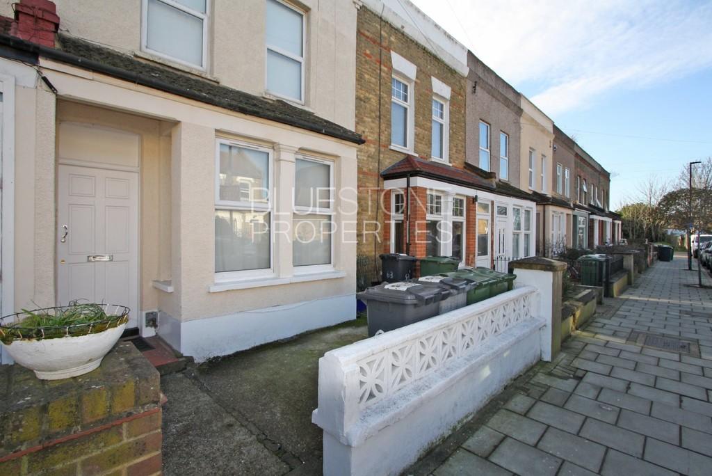Colmer Road, Streatham Studio to rent - £1,050 pcm (£242 pw)