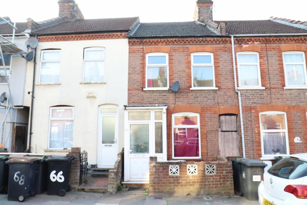 Butlin Road, Luton LU1 2 bed terraced house - £1,125 pcm (£260 pw)