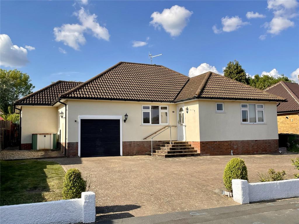 Imadene Crescent, Lindford, Bordon... 3 bed bungalow for sale - £525,000