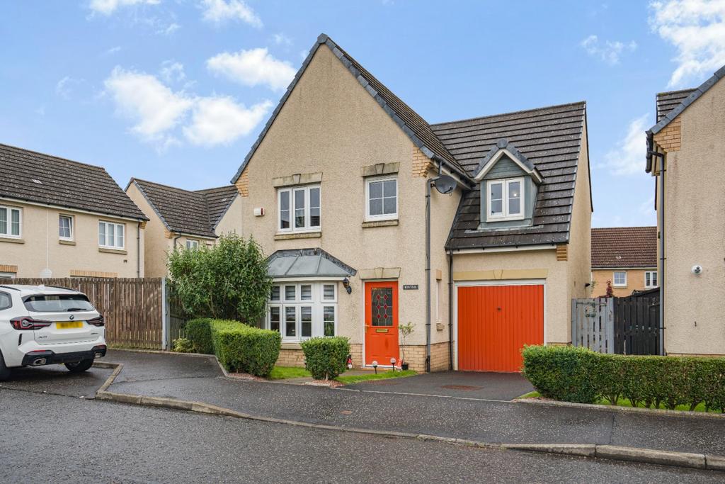 Russell Road, Bathgate 4 bed detached house - £290,000