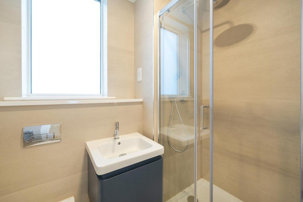 Wyvil Road, Nine Elms, London, SW8 2 bed flat to rent - £3,467 pcm (£ ...