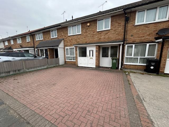 Whitmore Way, Basildon, Essex, SS14 3 bed house - £1,550 pcm (£358 pw)