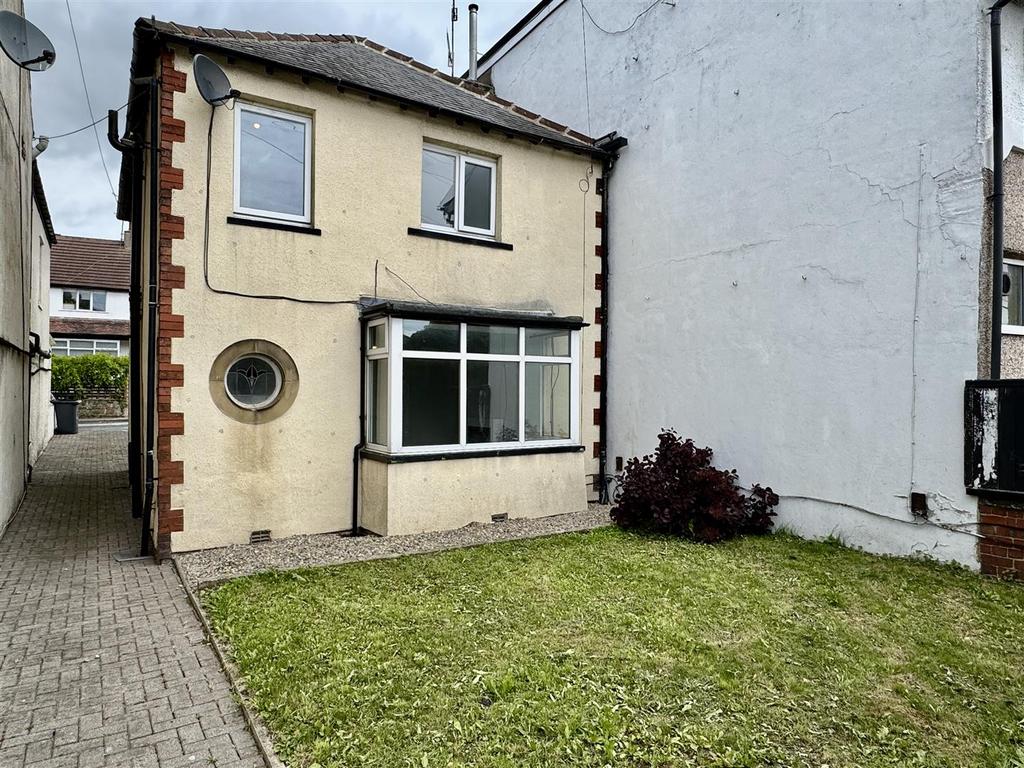 Bradford Road, Riddlesden, Keighley... 3 bed semi-detached house for ...