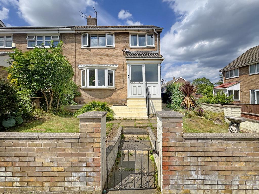 Spearman Walk, Hartlepool, TS27 3 3 bed semi-detached house - £120,000