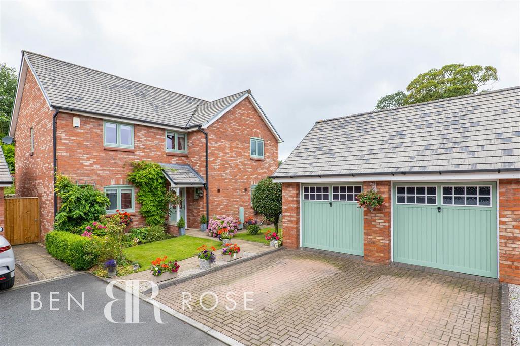 Hewitt Close, Preston PR4 4 bed detached house for sale - £580,000