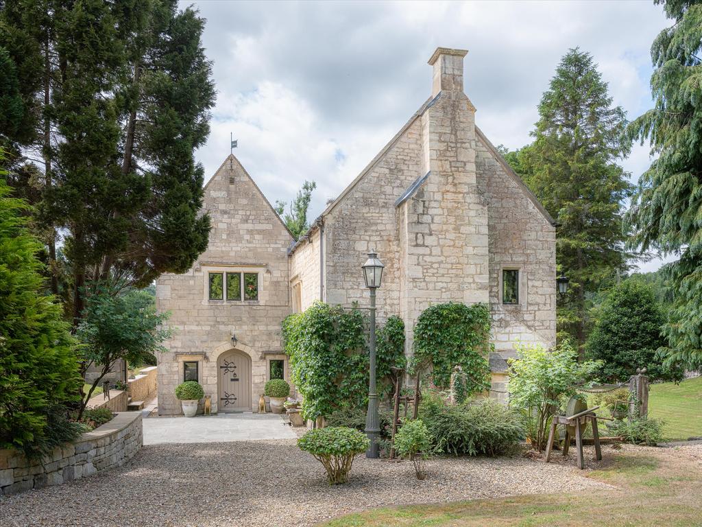 The Vatch, Stroud, Gloucestershire, GL6 4 bed detached house - £1,900,000