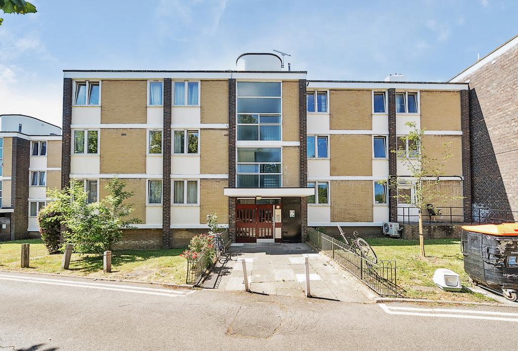 Winterfold Close, London SW19 3 bed apartment for sale - £400,000