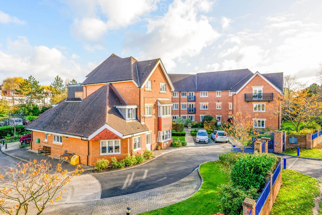 Udney Park Road, Teddington TW11 2 bed retirement property - £575,000